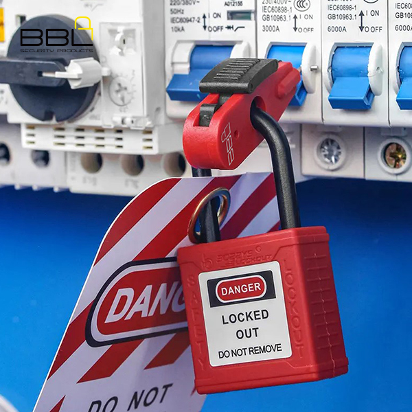 LOCKOUT BBL CIRCUIT BREAKER SMALL PIN OUT - EM Supply Direct
